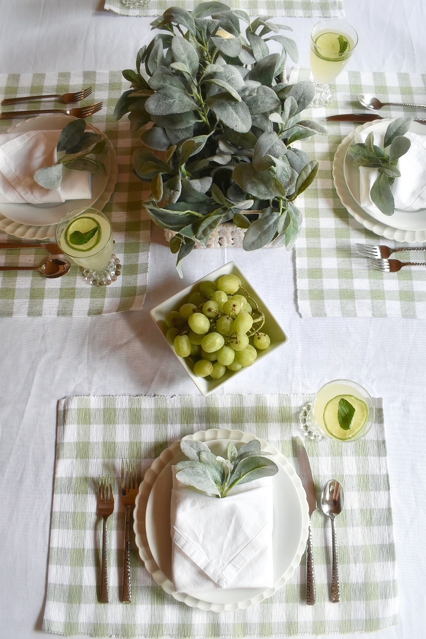 A Spring Green Table ⋆ SomeTyme Place ⋆ A Spring Green Table