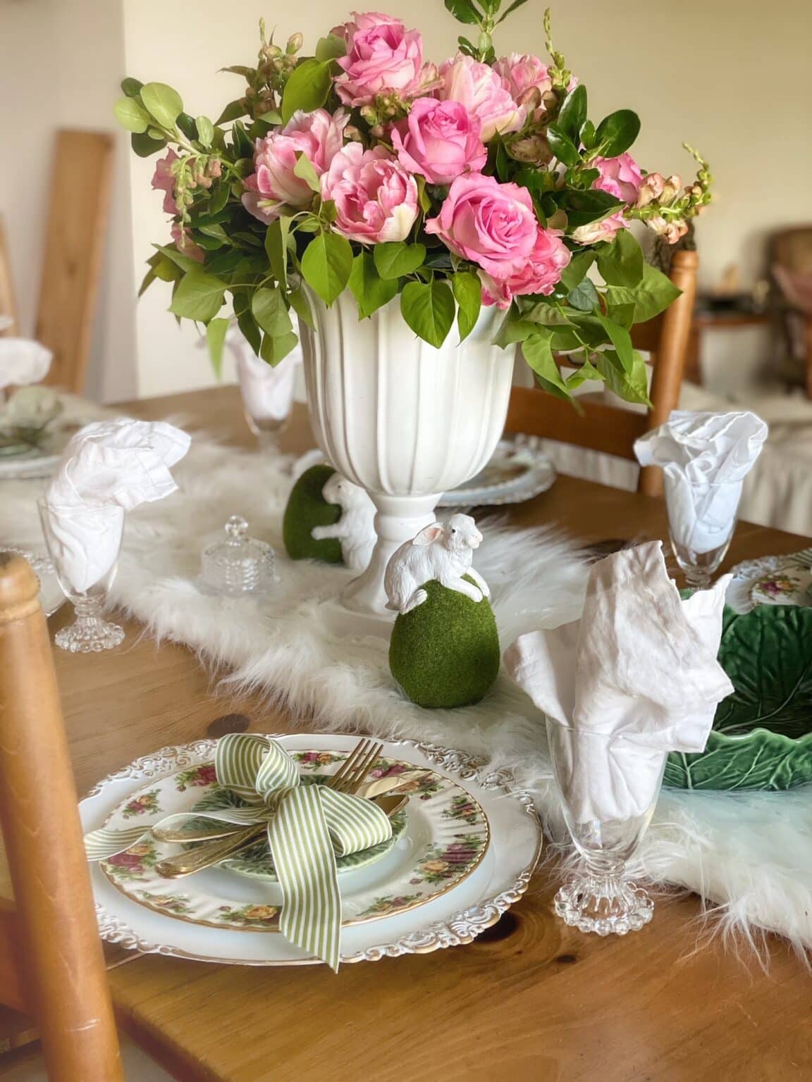 An Easy and Elegant Easter Table ⋆ SomeTyme Place