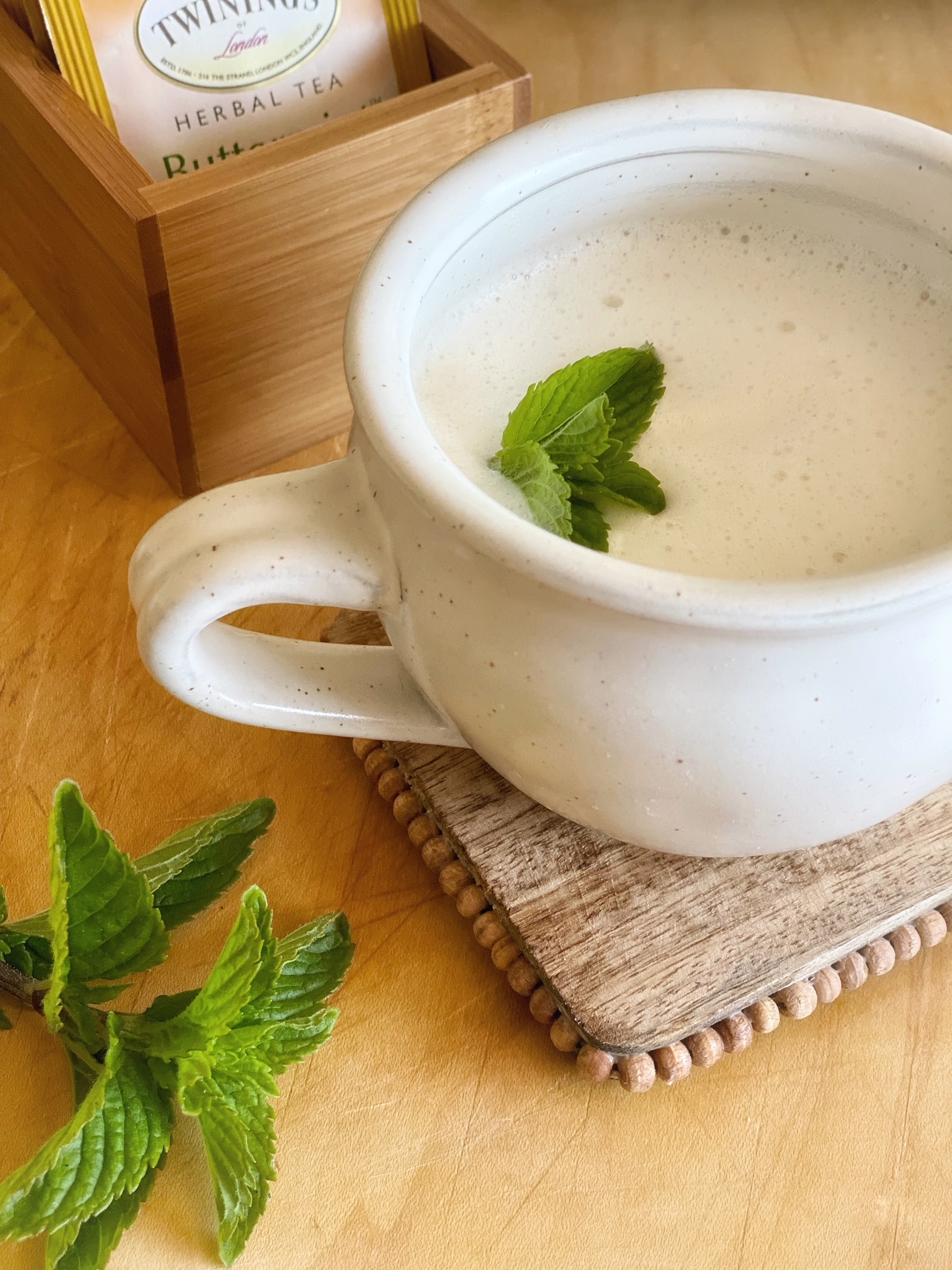 Peppermint Vanilla Tea Latte ⋆ SomeTyme Place