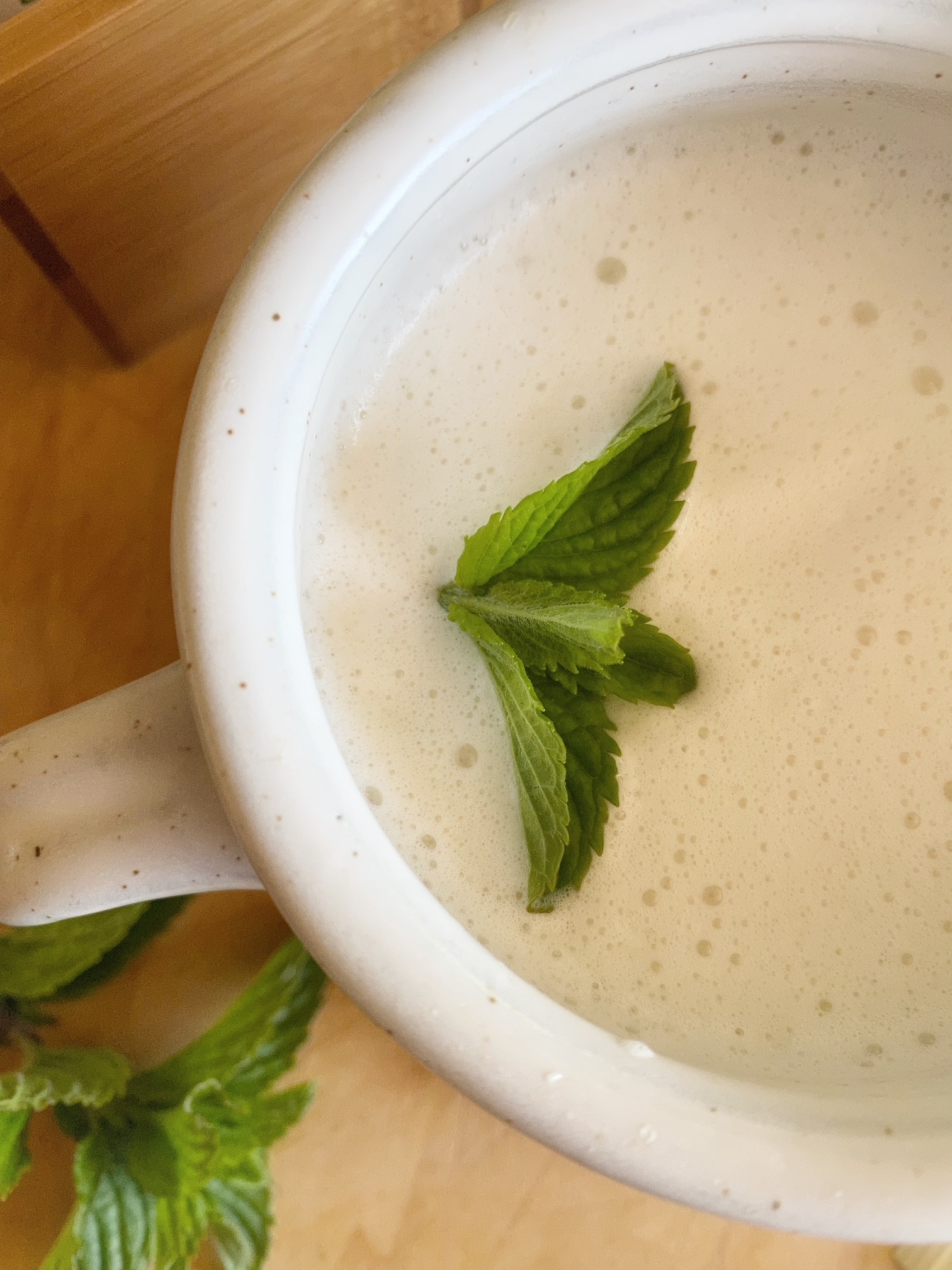 Peppermint Vanilla Tea Latte ⋆ SomeTyme Place